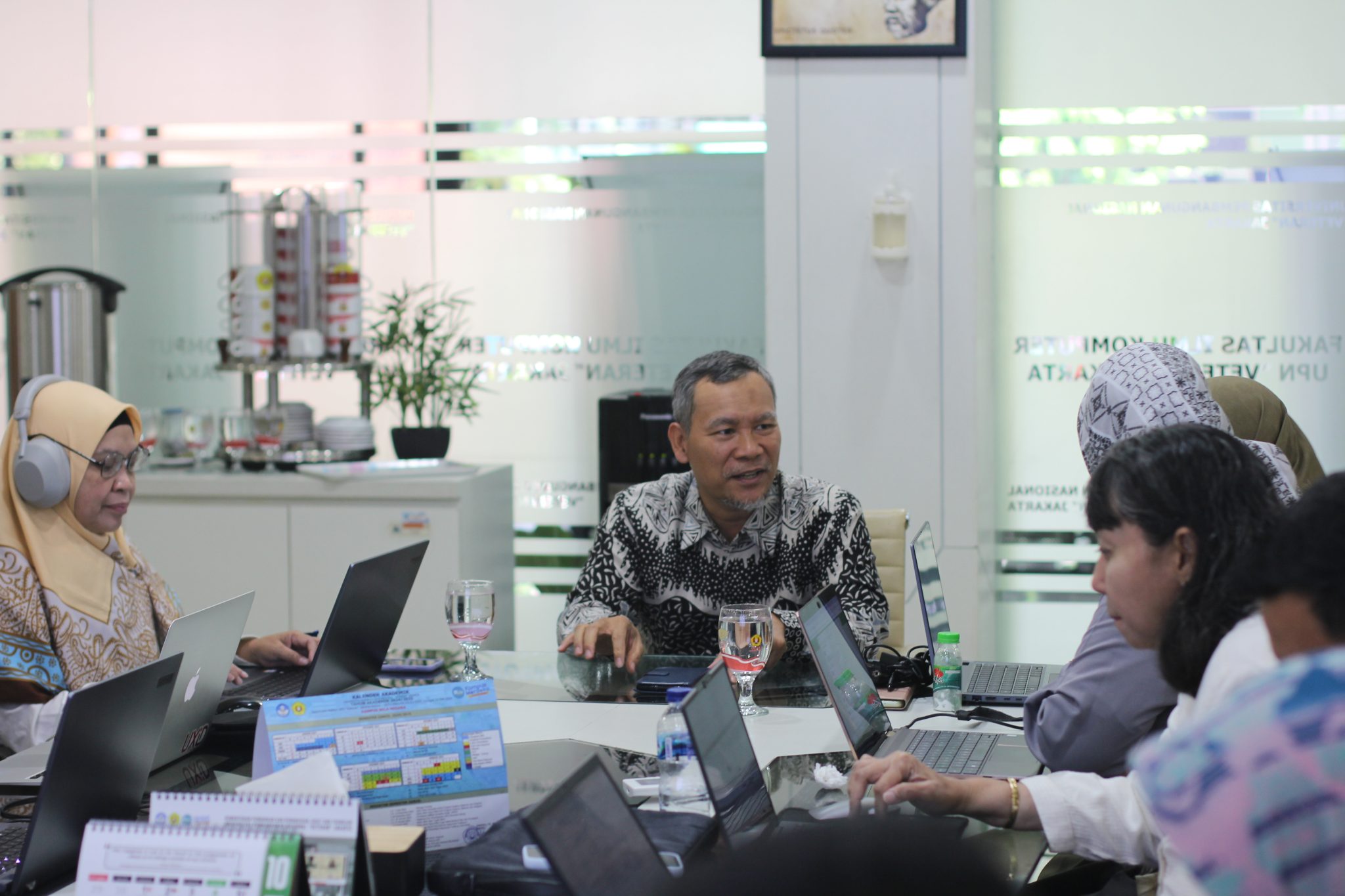 Rapat Program Kerja FIK UPNVJ Fokuskan Pencapaian PK dan IKU Dekan ...